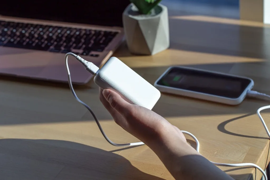Thai Airways, Singapore Airlines & Scoot Prohibit Power Bank Charging ...